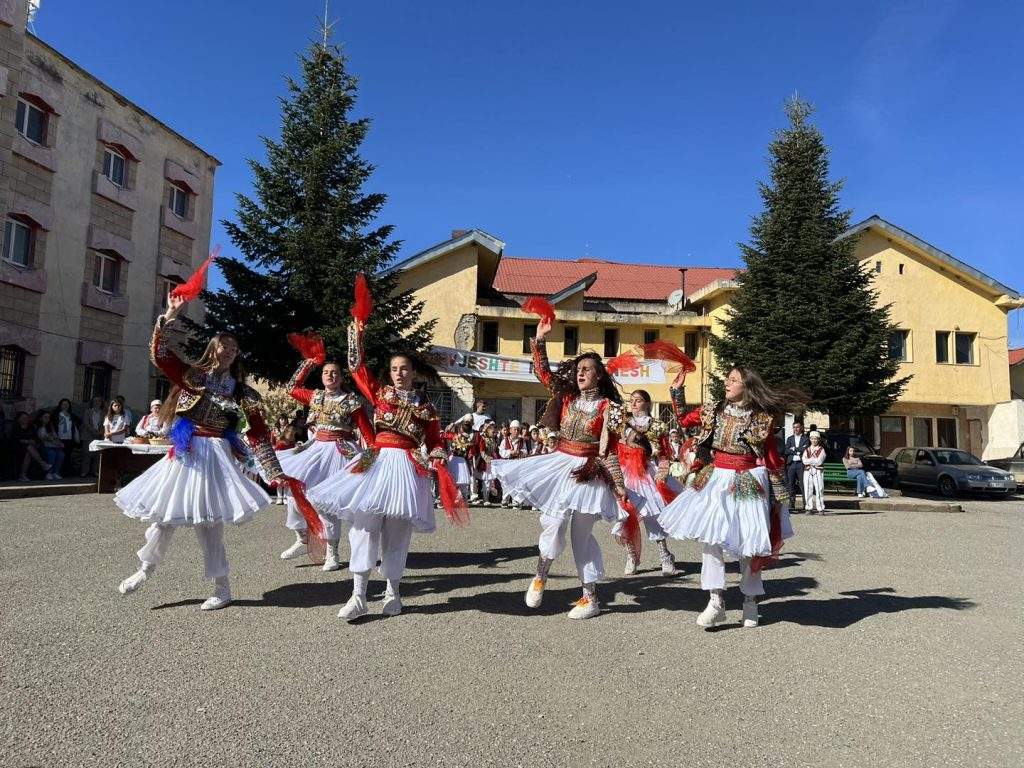 𝐕𝐉𝐄𝐒𝐇𝐓𝐀 𝐍𝐄 𝐌𝐀𝐑𝐓𝐀𝐍𝐄𝐒𝐇 bashkon bujarinë e pakufishme që identifikon ...